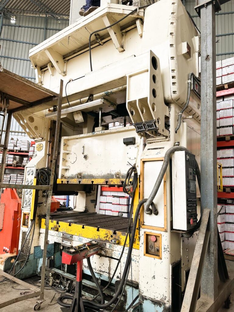 AMADA JAPAN MODEL : SW-200 - Marvel Machinery