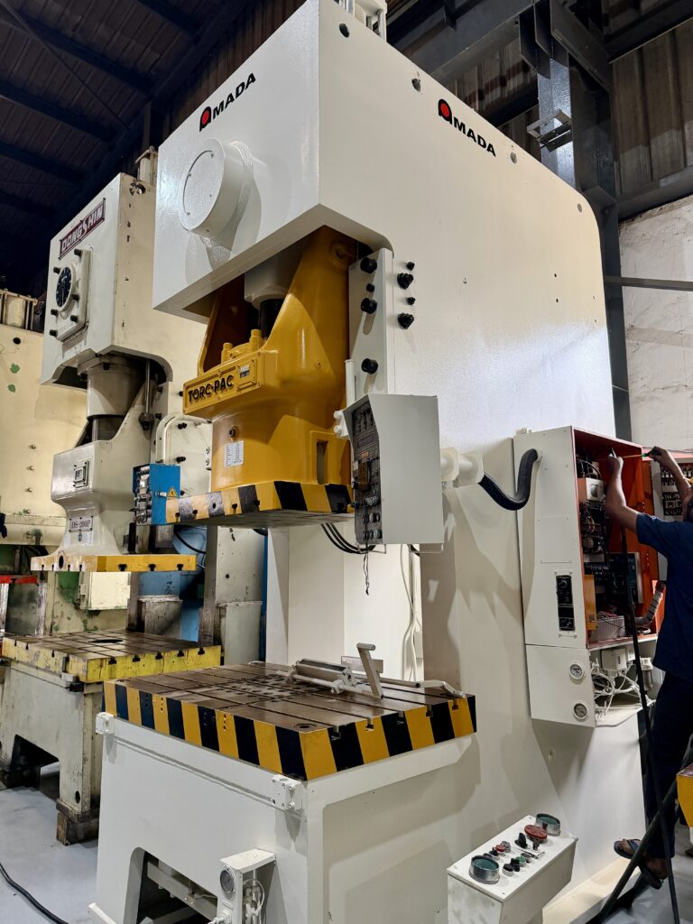 AMADA JAPAN MODEL : TPL-200L – Marvel Machinery